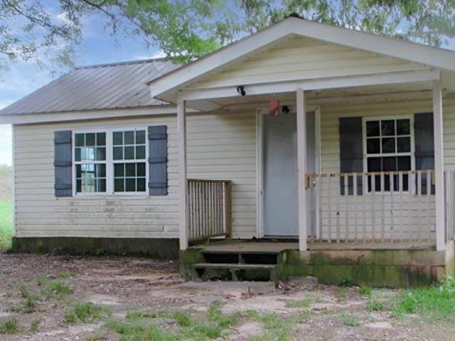 304 Webb Rd, West Point, GA 31833