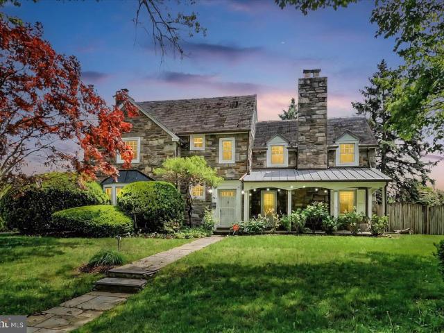 304 Winding Way