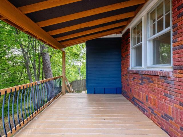 304 Thayer St