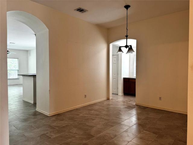 304 Valona Loop