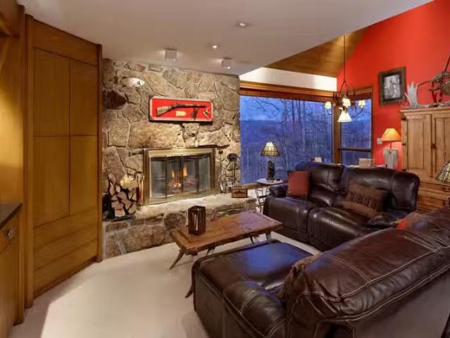 30540829 306 Edgewood Ln