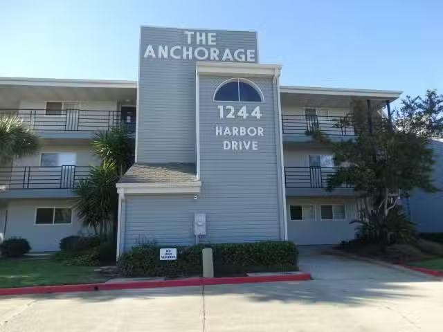 30545067 1244 Harbor Dr #115