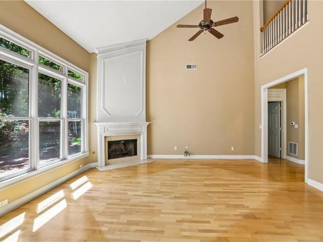 3054 Montclair Circle SE