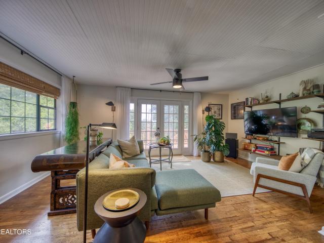 3054 Sinking Springs Rd