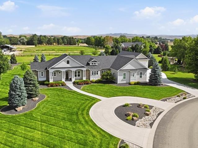 3054 W Caliber Ct, Eagle, ID 83616
