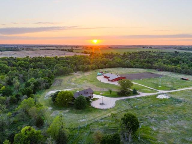 30551 Road D, Fairfield, NE 68938