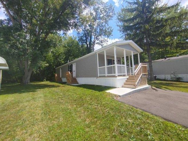 3055 Hillanlake Dr Unit 139, Brooklyn, MI 49230