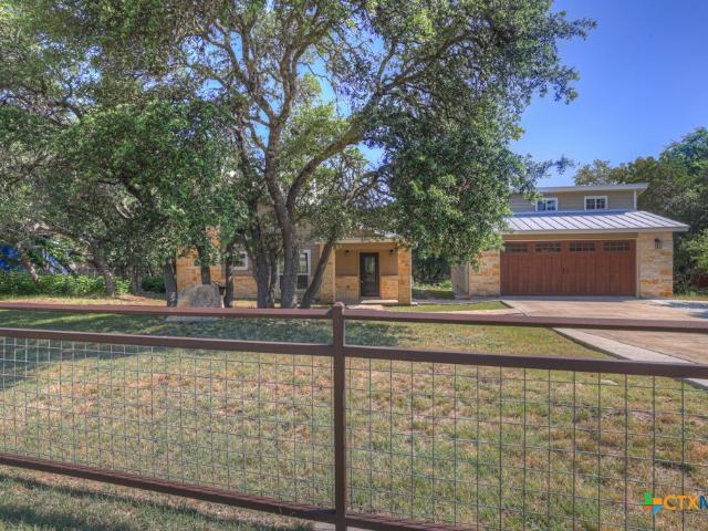 3055 Lakeview Drive