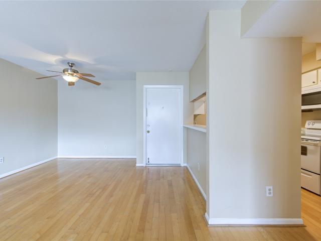 3055 Walnut Bend Ln, Unit 21, Houston, TX 77042 | MLS #68030