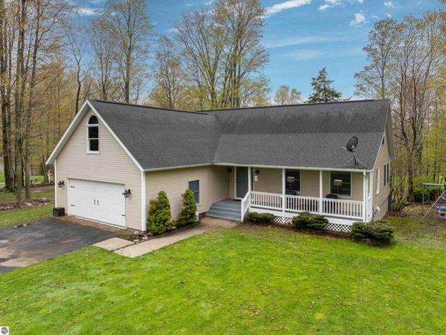 3055 White Tail Dr, Bellaire, MI 49615