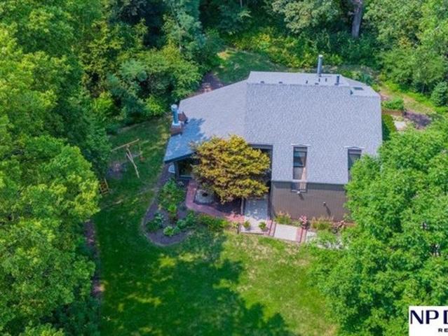 3056 Armbrust Dr, Omaha, NE 68124