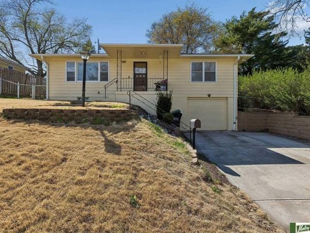 3056 S 46th Ave, Omaha, NE 68106