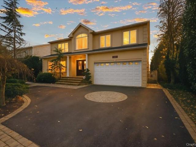 3056 Valentine Pl, Wantagh, NY 11793