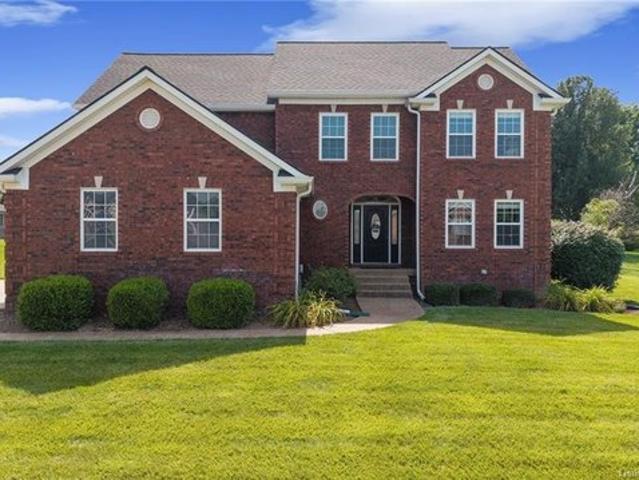 3056 Wolf Lake Blvd, New Albany, IN 47150