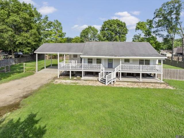 30570 Walker Rd N, Walker, LA 70785