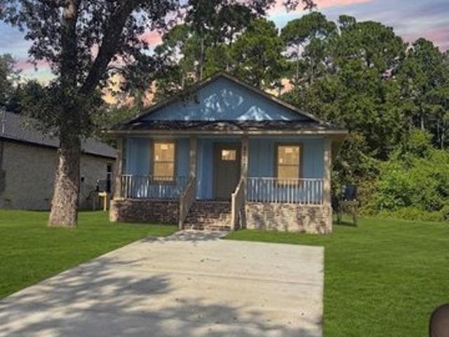 3057 N 15th Ave, Milton, FL 32583