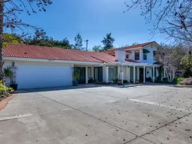 3058 Hill Valley Dr, Escondido, CA 92029