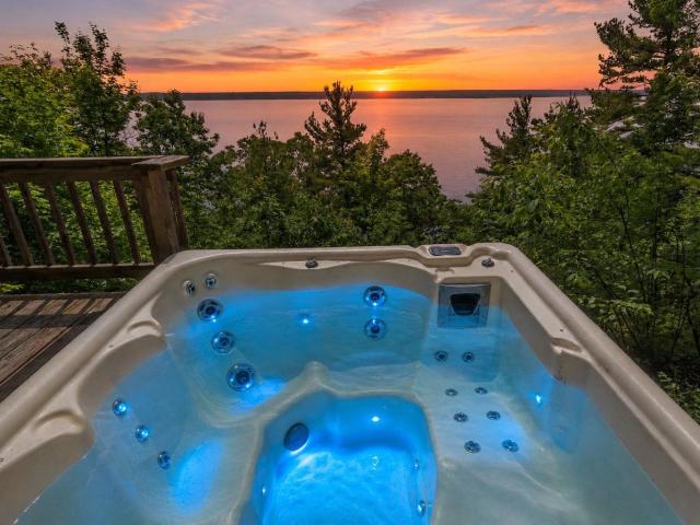 3058 Ishpeming Trail