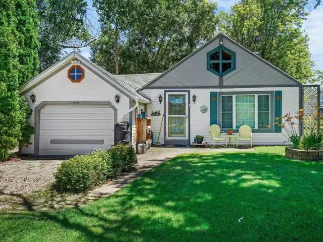 3058 WAUCHEETA TRL, MADISON, WI 53711 Single Family Residence.