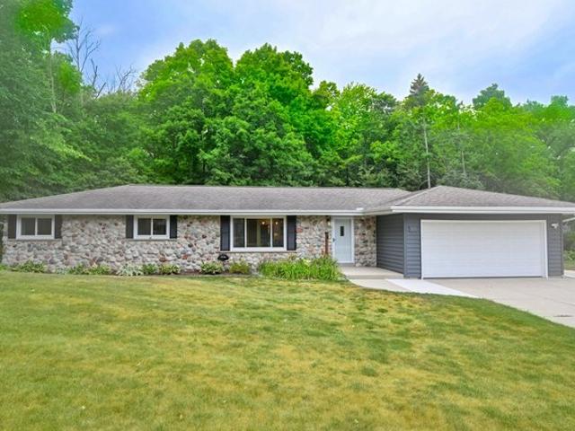 3059 S 149th St, New Berlin, WI 53151