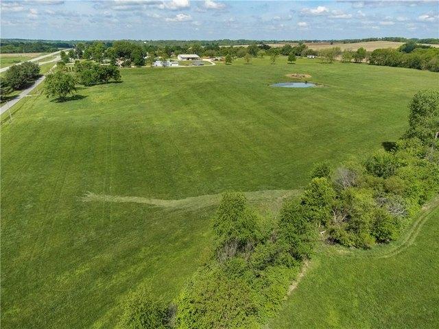 30500 E Hwy, Buckner, MO 64016