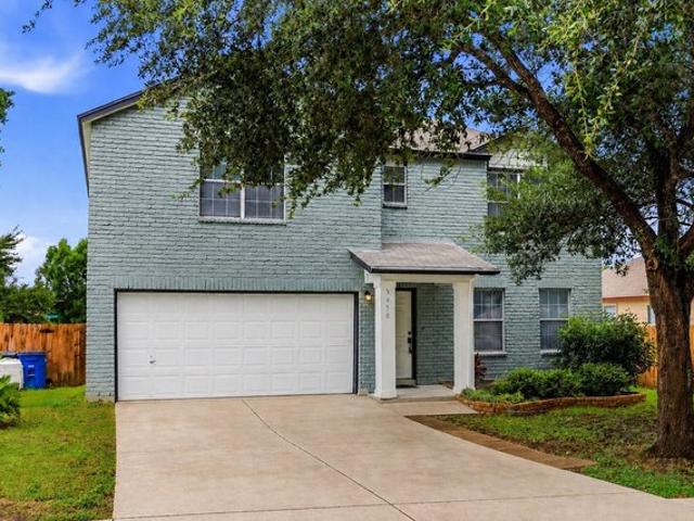 3050 Button Ball Dr, New Braunfels, TX 78130