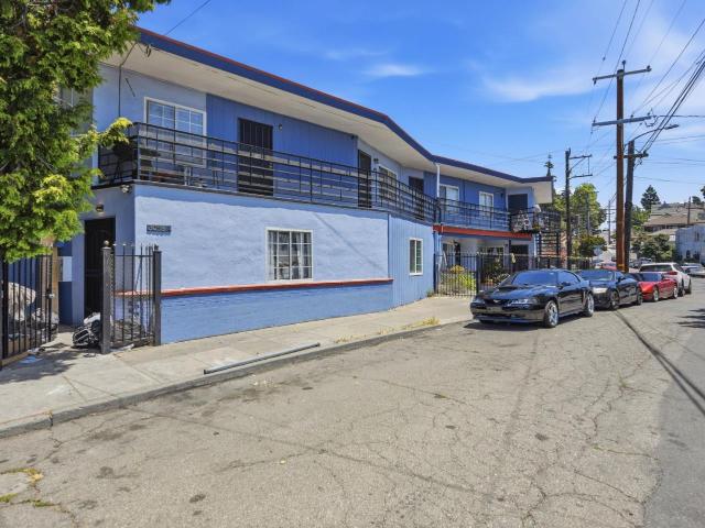 3050 Davis Street