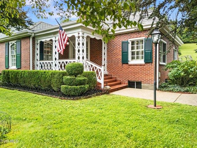 30515 Oxford Ave, Meadowview, VA 24361