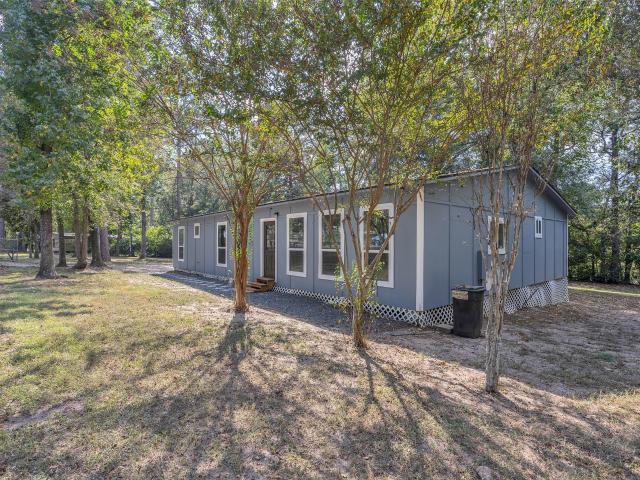 30519 Lake Circle Lane