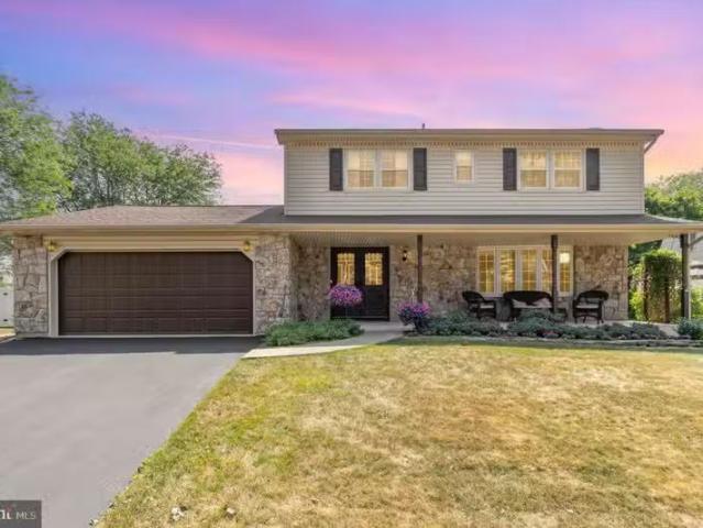 3051 MAGNOLIA CIR, MACUNGIE, PA 18062 Single Family Residence.