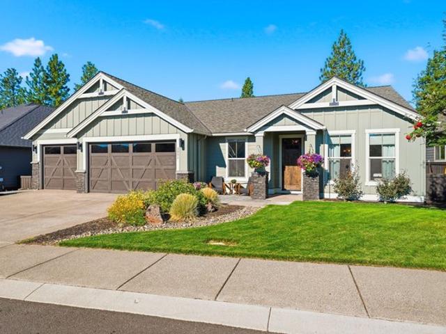3051 NW Hidden Ridge Dr, Bend, OR 97703