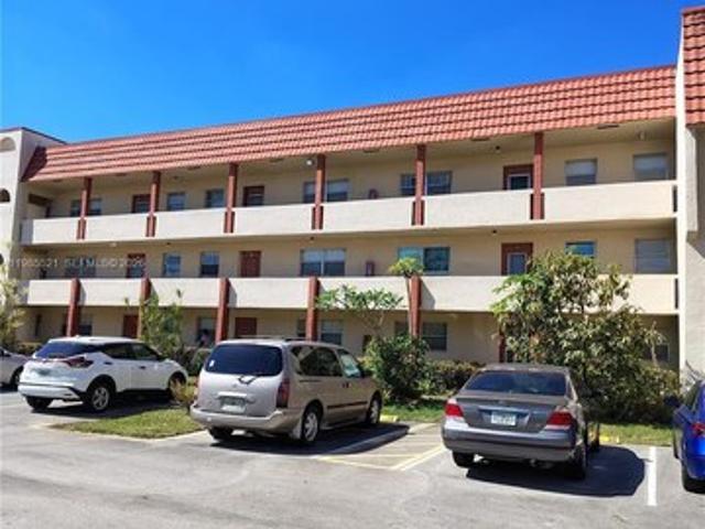 3051 E Sunrise Lakes Dr Apt 210, Sunrise, FL 33322