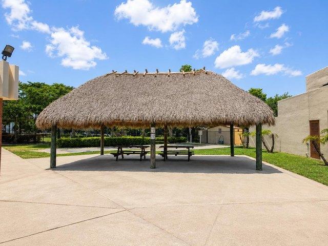 3051 Sunrise Lakes Dr E Unit 203, Sunrise, FL 33322