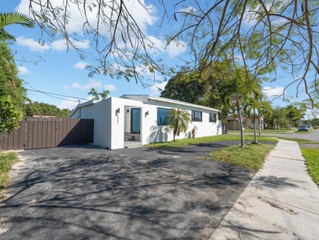 3051 SW 84th Ct #1, Miami, FL 33155