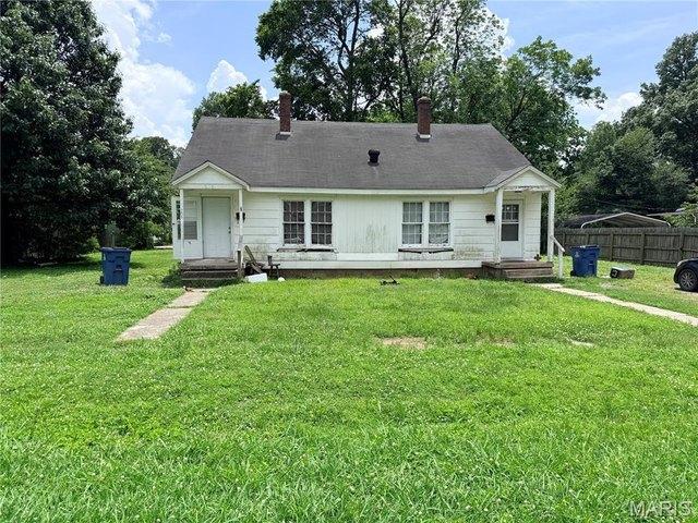 305/307 W 4th St, Portageville, MO 63873