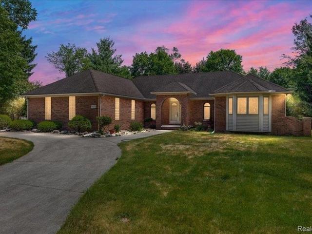 30531 Pembroke St, Livonia, MI 48152
