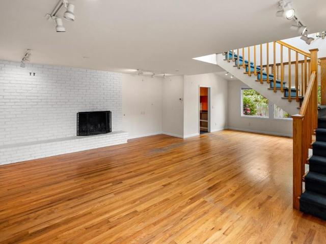 3053 Cormorant Road