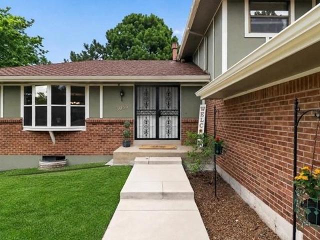 3053 E Phillips Dr, Centennial, CO 80122