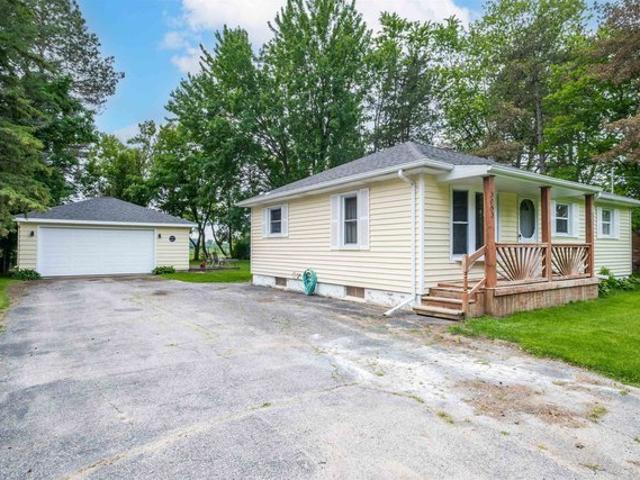 3053 Kerry St, Mount Morris, MI 48458