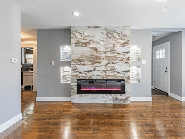 3053 W 77th Street