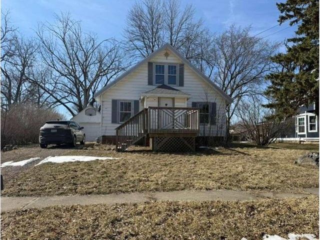 305 1st Ave NE, Dodge Center, MN 55927