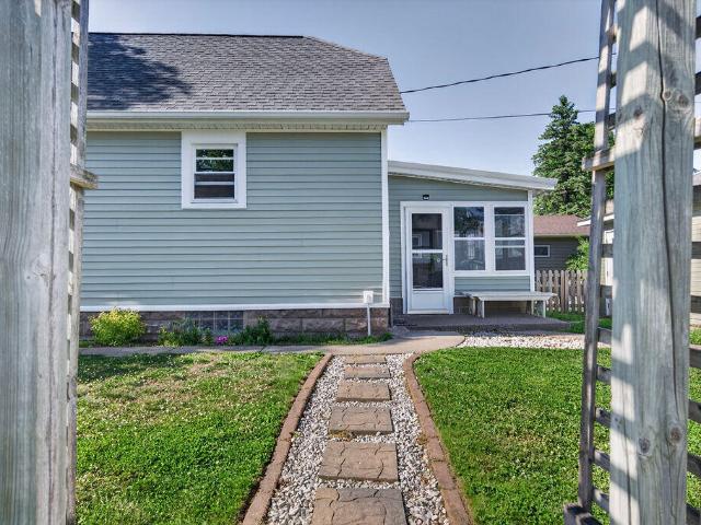 305 1st E Ave