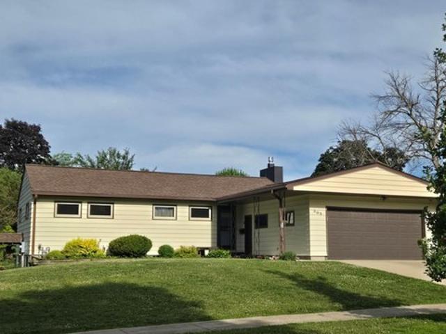 305 20th St NW, Austin, MN 55912