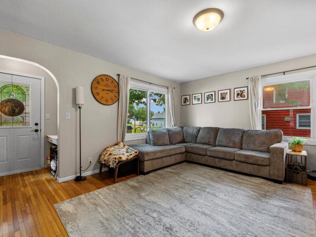 305 2nd Street