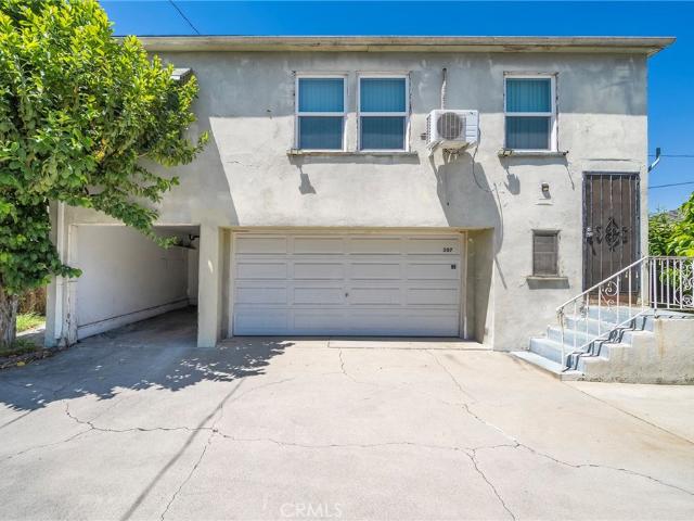 305 & 307 E Hellman Avenue
