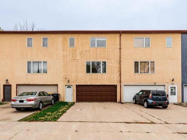 305 6th St NW, West Fargo, ND 58078