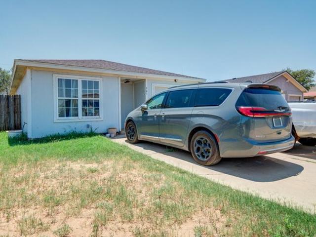 305 76th St, Lubbock, TX 79404