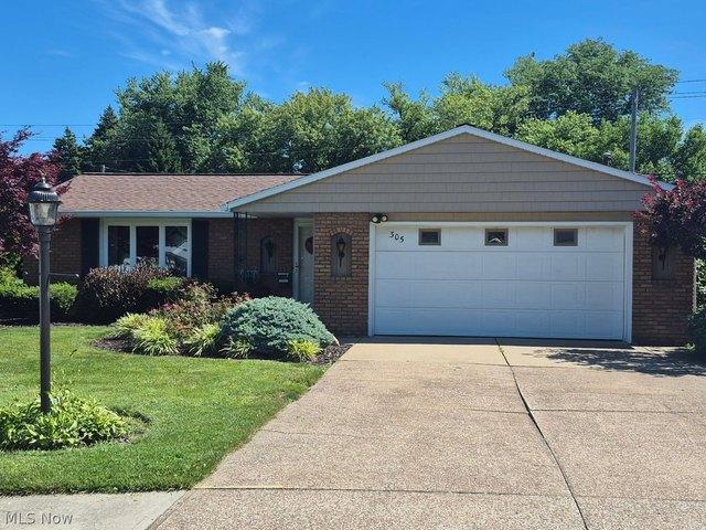 305 Concord Ct, Huron, OH 44839