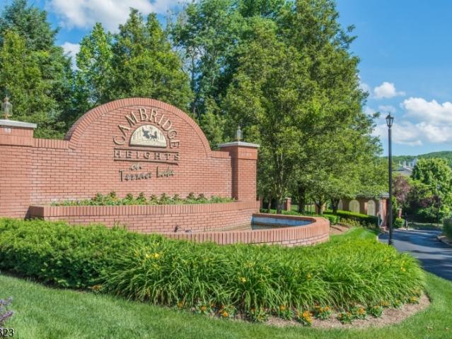 305 Cambridge Dr # 305
