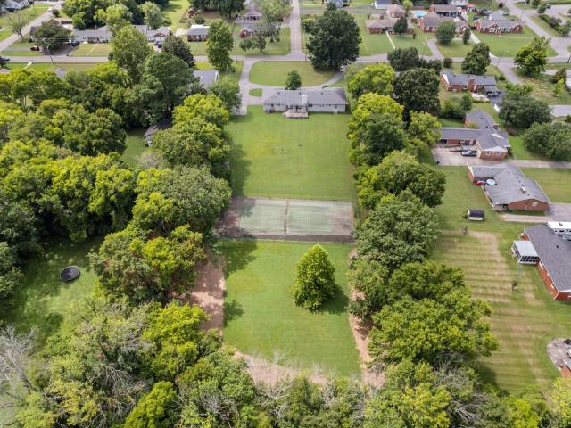 305 Castle Heights Ave
